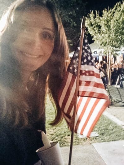 How to Be an Extra in a Movie (and What to Expect)