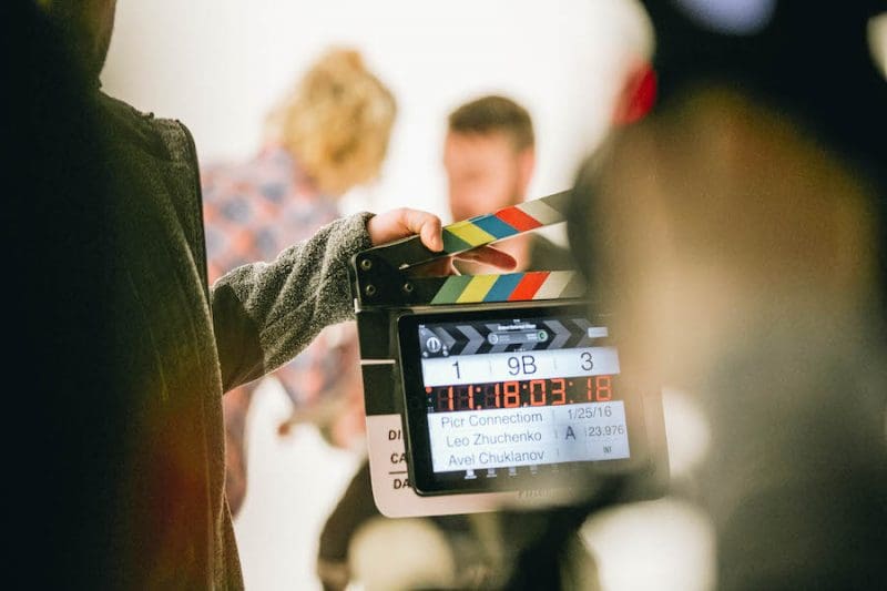 How to Be an Extra in a Movie (and What to Expect)
