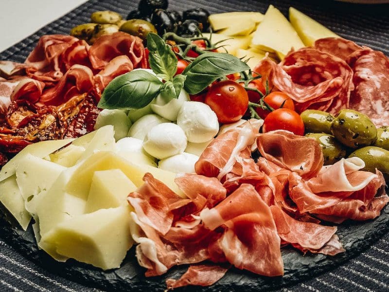 Italian Food Bucket List: 50+ Best Traditional Foods From Italy to Eat