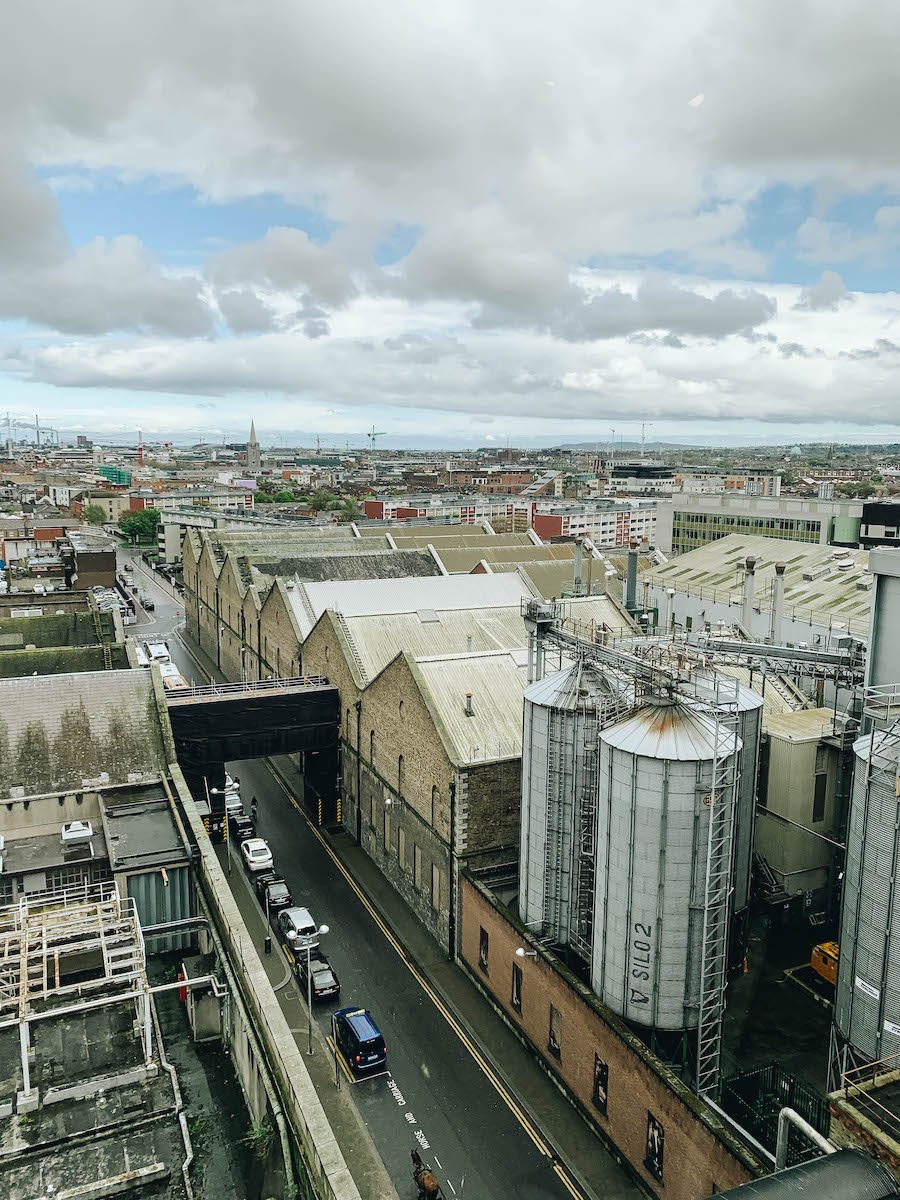 Guinness Storehouse:Touring Dublin's Popular Beer Factory