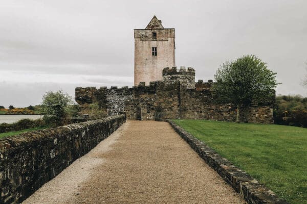 Irish Castles Bucket List: 40 Best Ones in Ireland