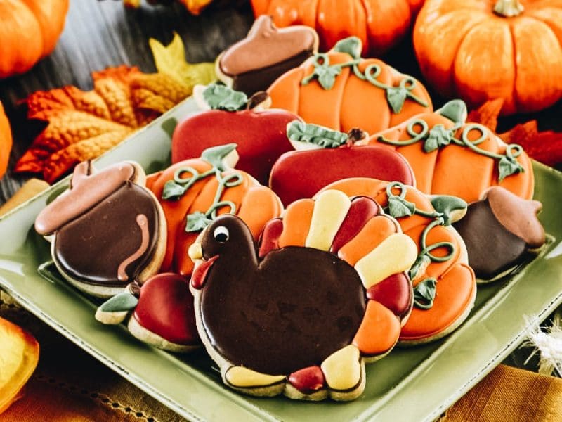 Thanksgiving Bucket List: 64 Activities & Fun Things to Do