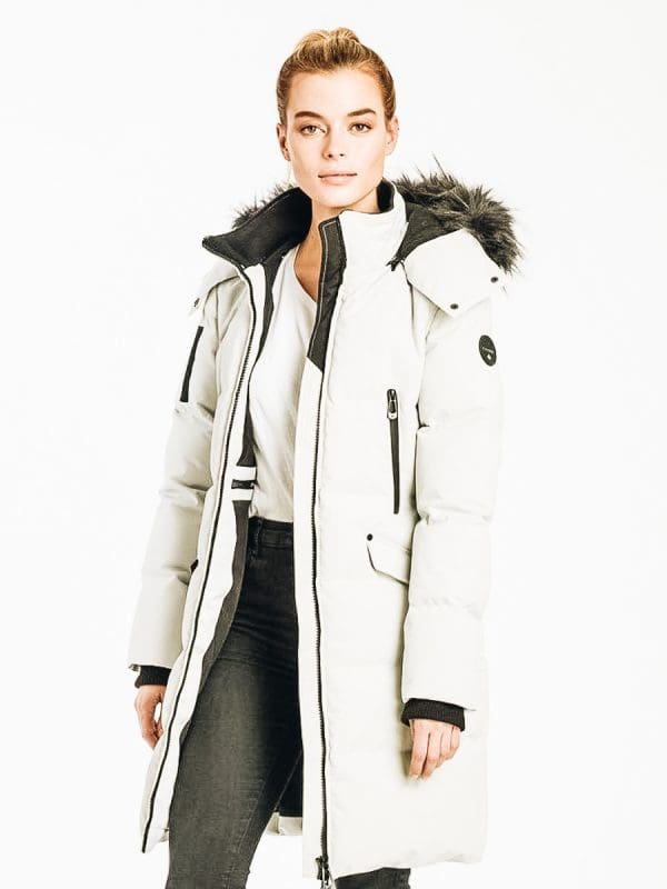 25 Cute Winter Jackets: Best Coats for Women Travelers