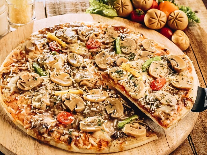 Pizza Toppings Bucket List: 100+ Yummy Ideas to Try on Your Pie