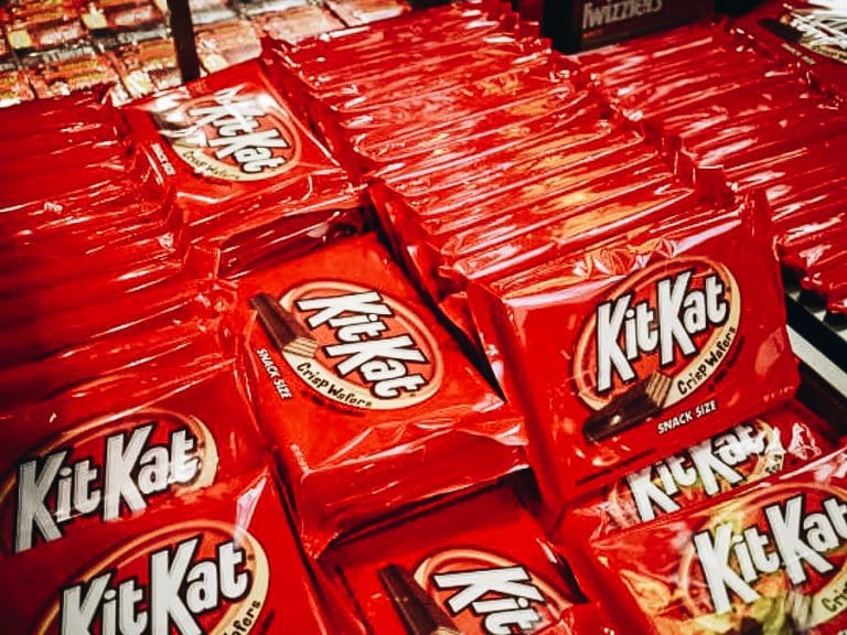 American Candy Bucket List: 91 Best Ones to Eat