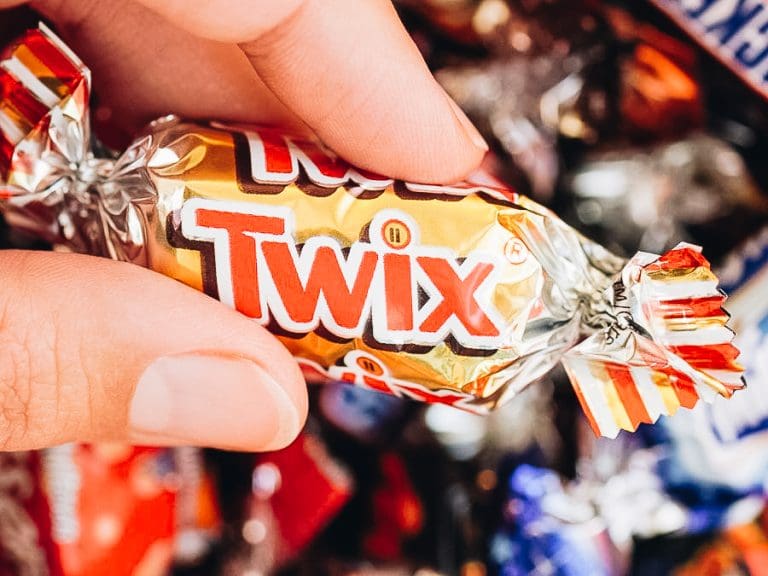 American Candy Bucket List: 91 Best Ones to Eat